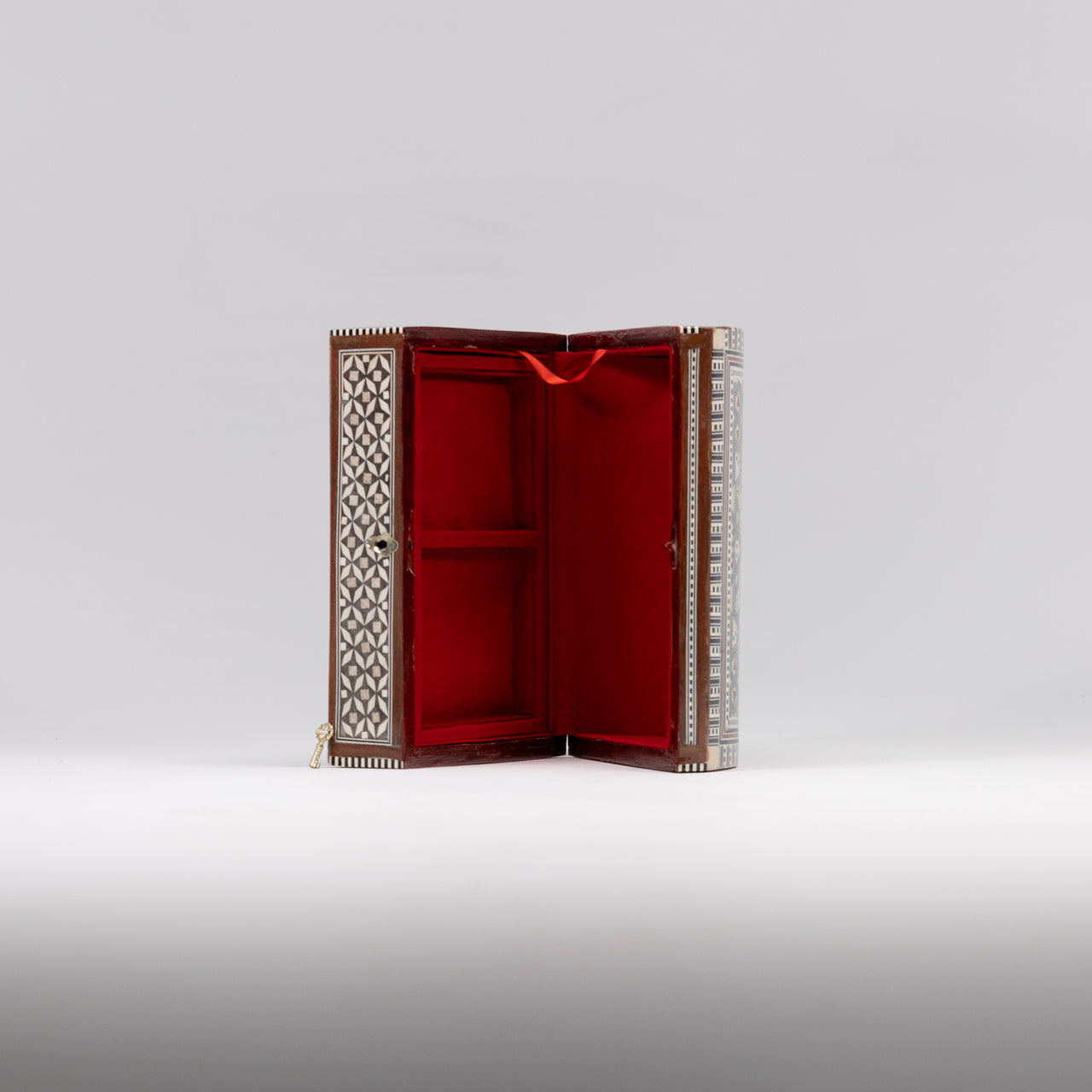 Traditional Medium Sadaf Chest Box – Ottomani Gifts